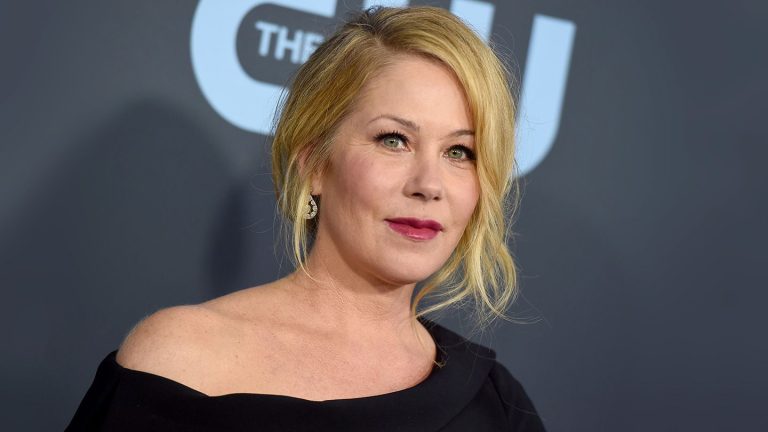 Despite Being Diagnosed With Multiple Sclerosis, Christina Applegate Is ...